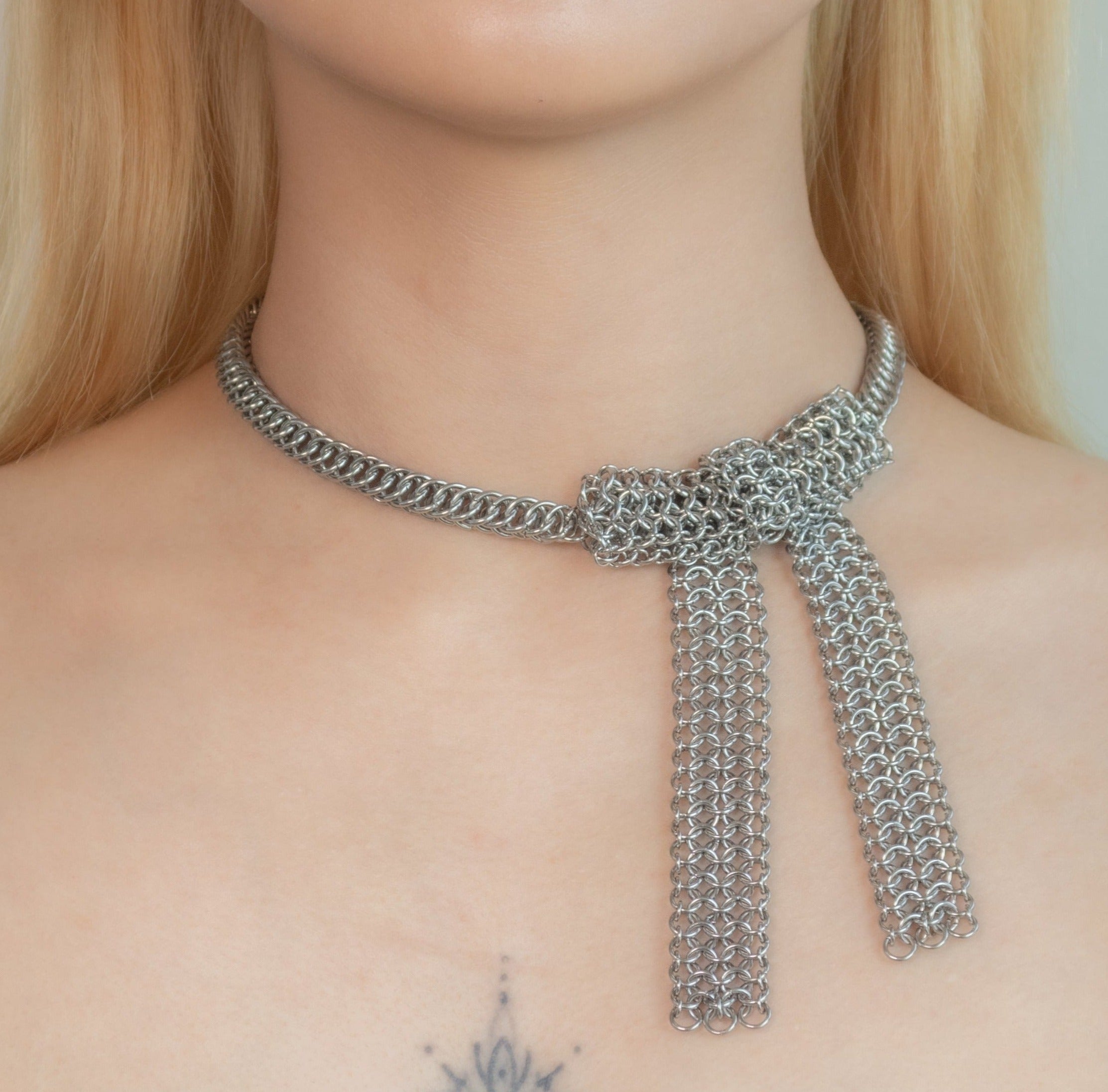 Uncut Chainmail Bow Choker – ap0cene